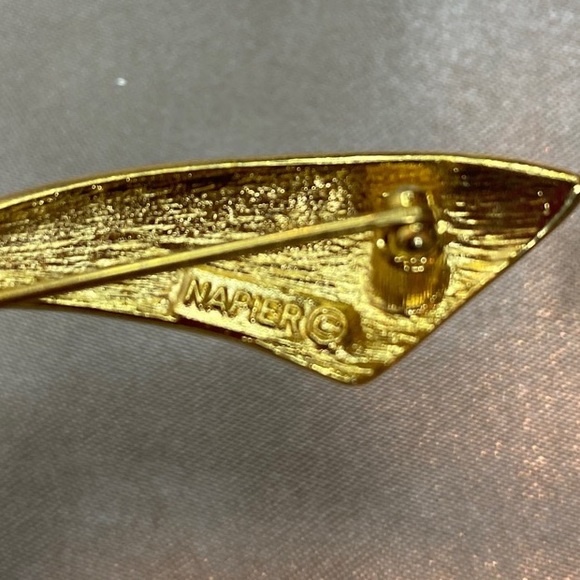 Napier | Jewelry | Vintage Napier Brooch | Poshmark